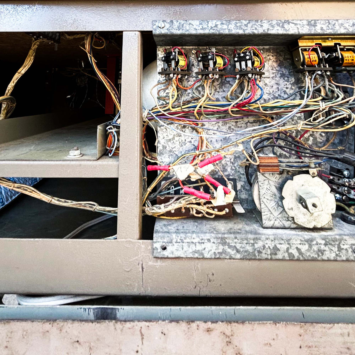 Helicopter Trainer Arcade Machine – Gold & Silver Pawn Shop