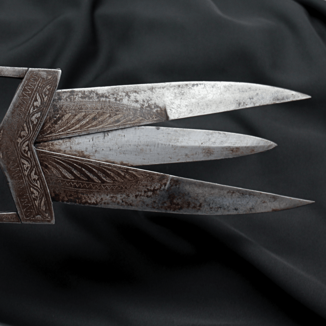 Arms & Armor – Gold & Silver Pawn Shop