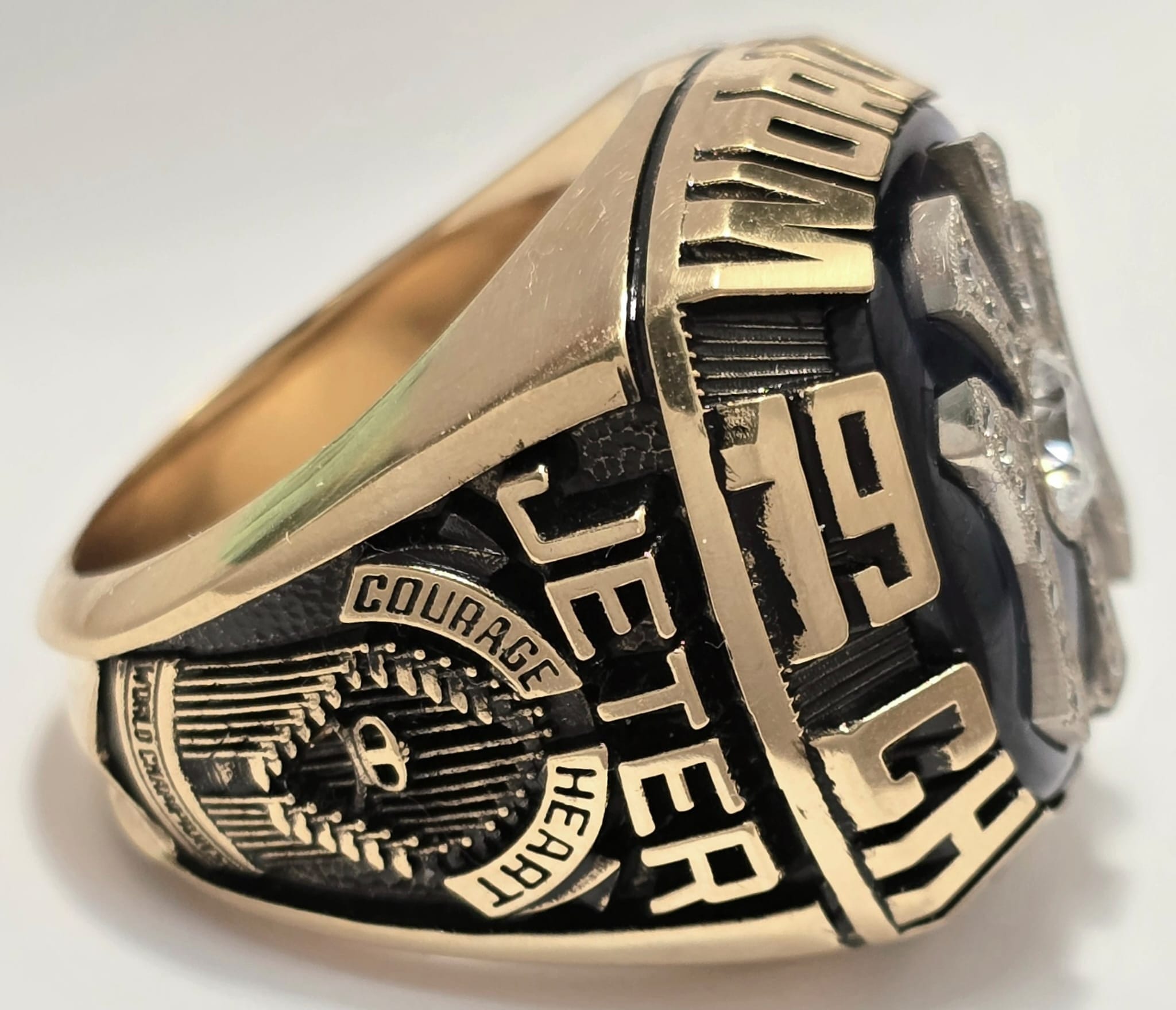 MLB Championship Rings – Gold & Silver Pawn Shop